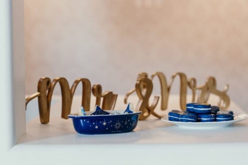 Color Palette: Navy and Gold For Timelessness and Opulence - Inspired Bride