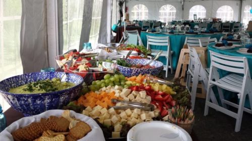 How to Plan a Potluck Wedding - Inspired Bride